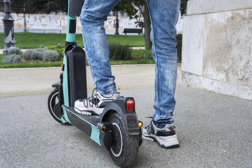 ¿Por dónde y cómo tienen que circular los patinetes eléctricos?
