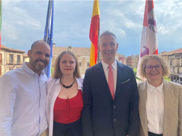 Javier López y Vicenta Gil Negrete optan por continuar como concejales ...