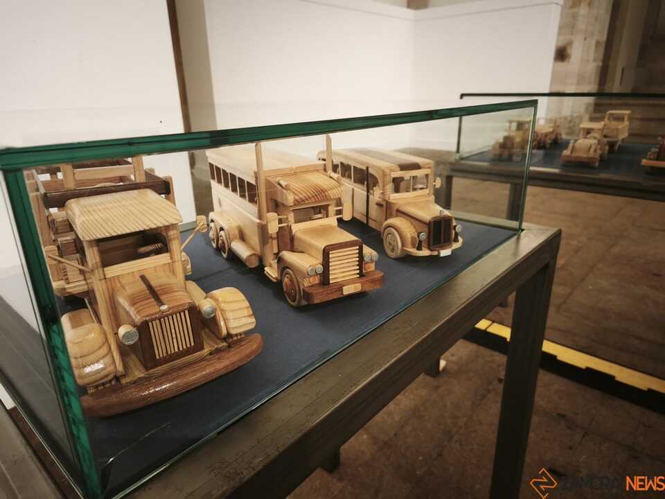 GALERÍA | Renault, Seat, Citroën y Land Rover cobran vida en madera en ...